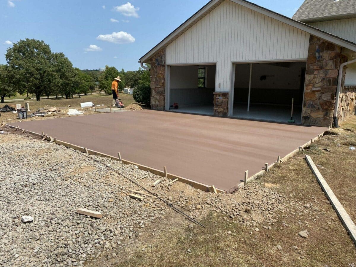 Oklahoma Colored Concrete Driveway with Diamond Saw Cuts